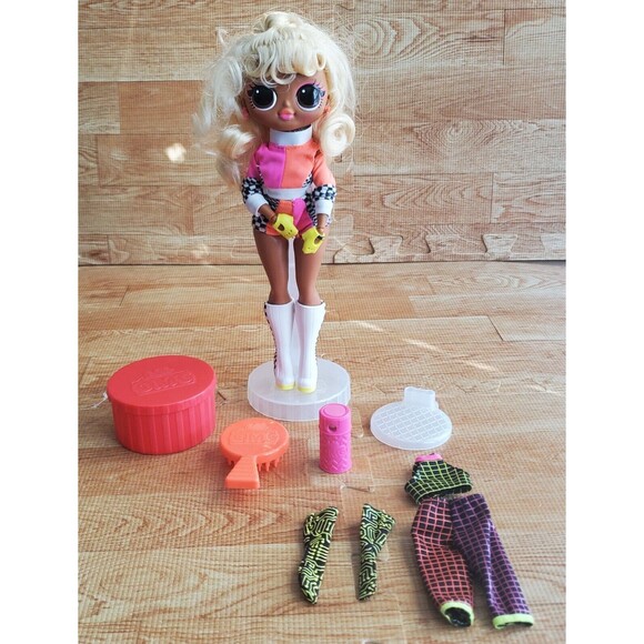 Toys | Lol Surprise Omg Speedster Lights Fashion Doll With Accessories ...